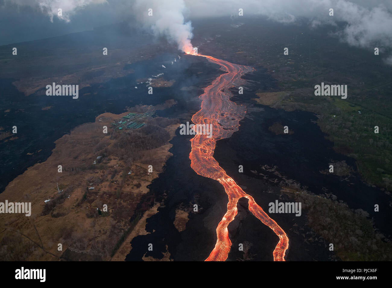 Lava erupts from fissure 8 of the Kilauea Volcano east rift zone in ...