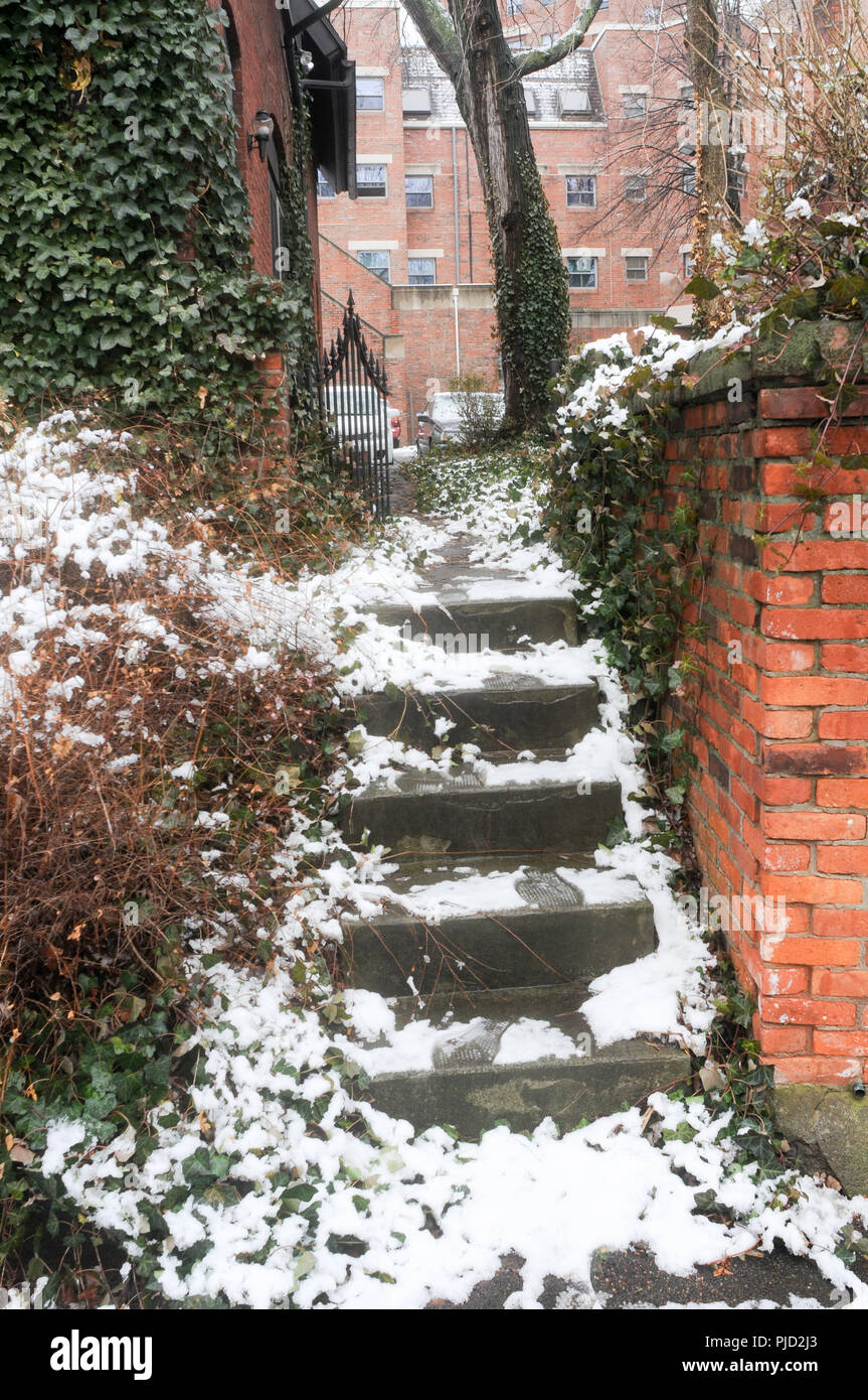 Unsafe steps hi-res stock photography and images - Alamy
