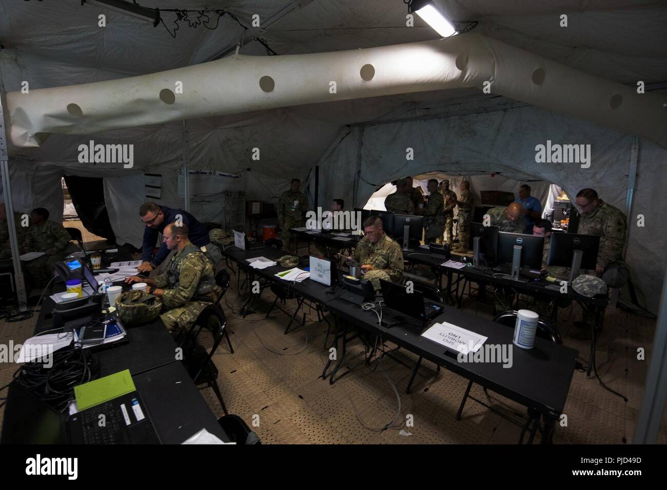 U.S. Army Reserve Soldiers of the 4th Sustainment Command ...