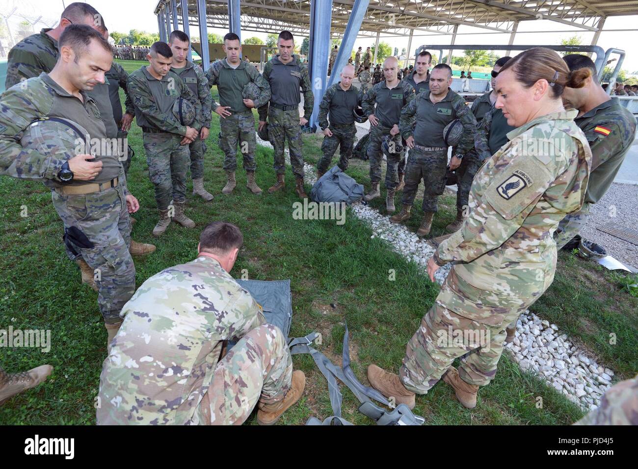 U.S. Army Paratroopers assigned to 173rd Airborne Brigade, show T-11 ...
