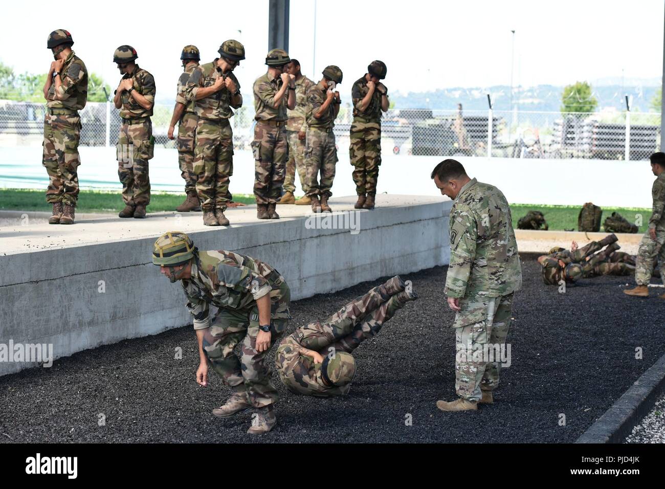 U.S. Army Paratroopers assigned to 173rd Airborne Brigade, rehearse ...