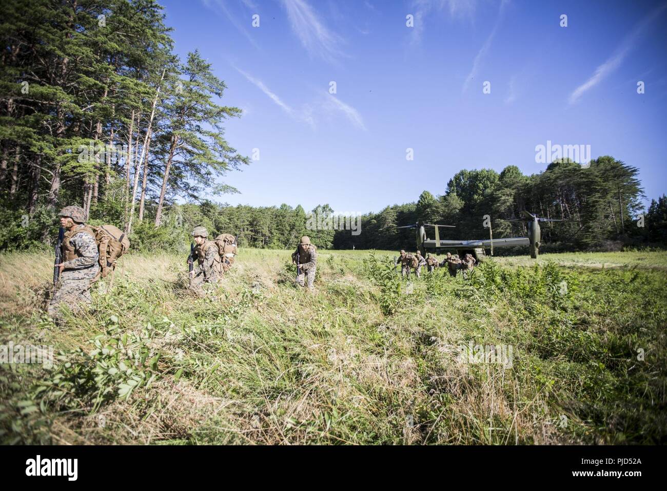 Marine corps martial arts instructor trainer hi-res stock photography ...