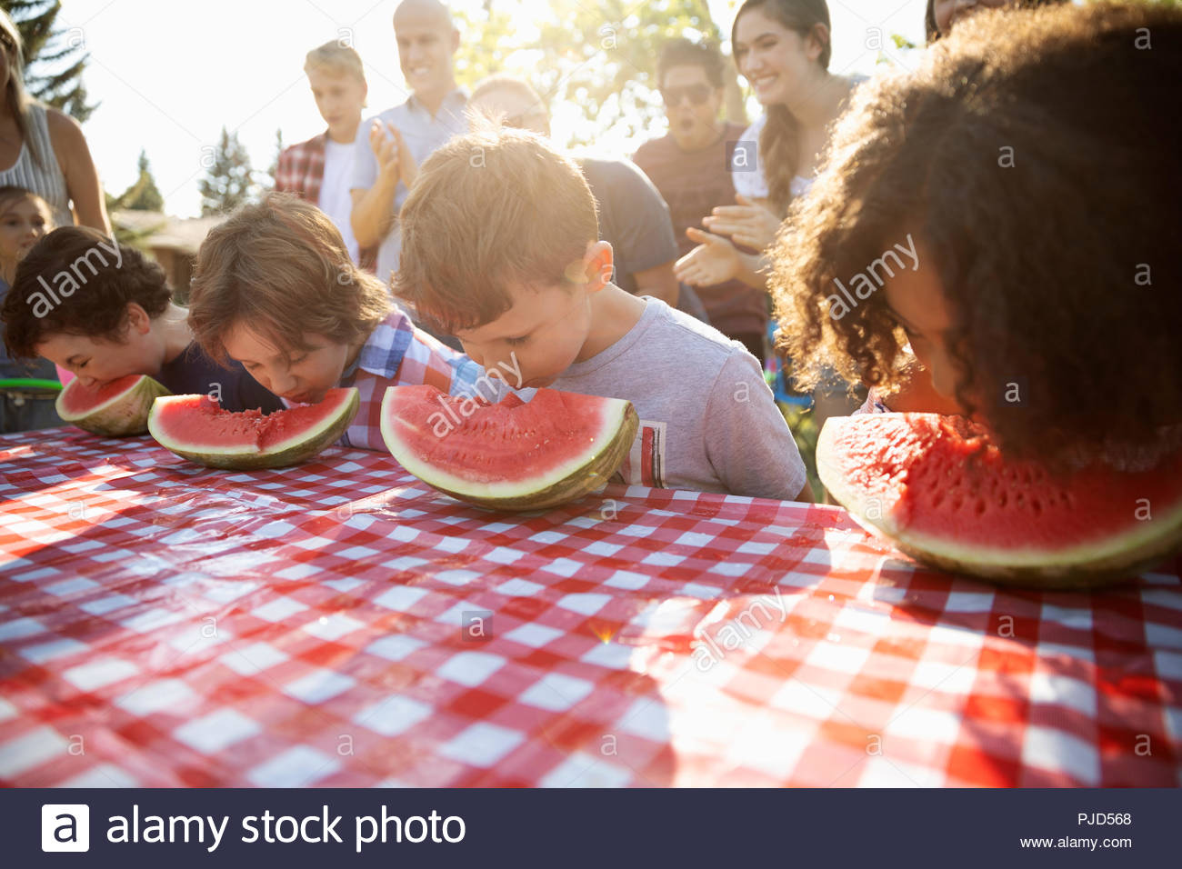 Food eating contest hi-res stock photography and images - Alamy