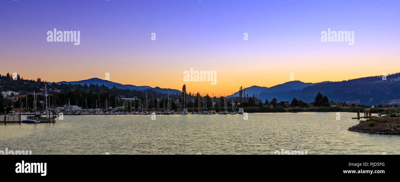 Boats dock at the Port of Hood River Marina on the Columbia River ...