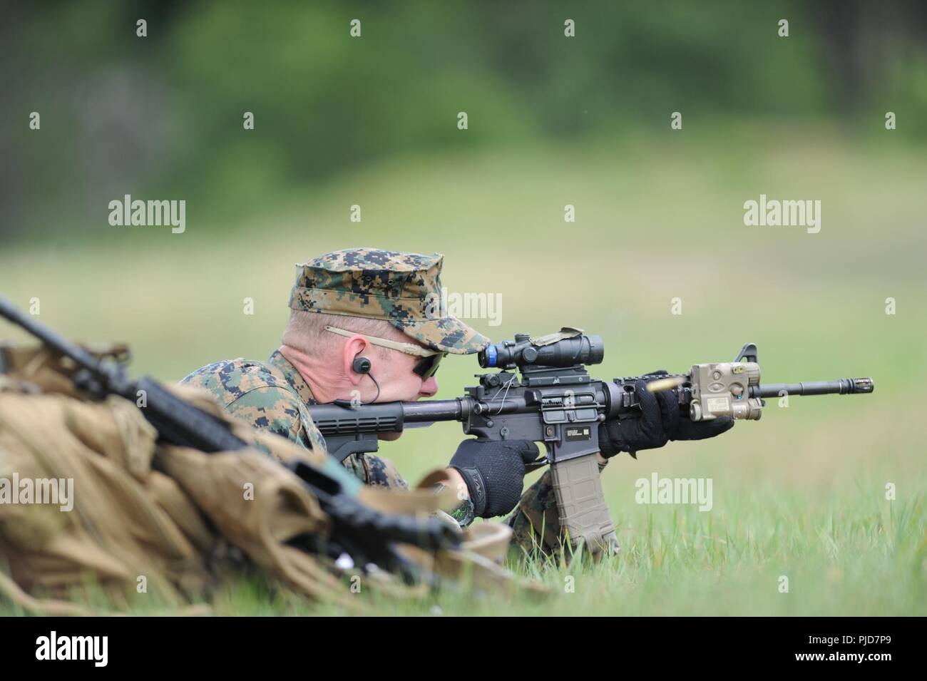 Marines from Company E, 4th Reconnaissance Battalion, 4th Marine ...