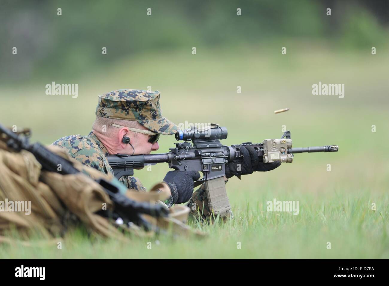 Marines from Company E, 4th Reconnaissance Battalion, 4th Marine ...