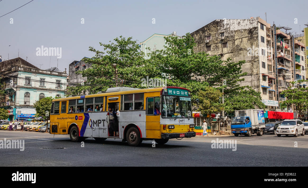 Public Bus Yangon Stock Photos & Public Bus Yangon Stock Images - Alamy