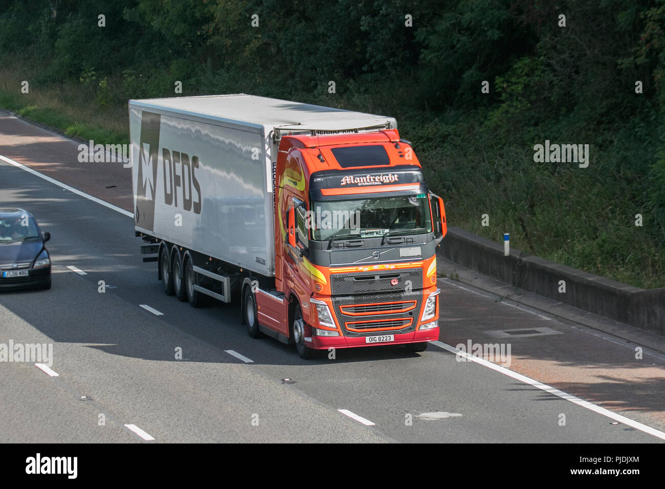 Orange 2005 Volvo FH Manfreight Trucks, shipping freight, heavy haulage ...