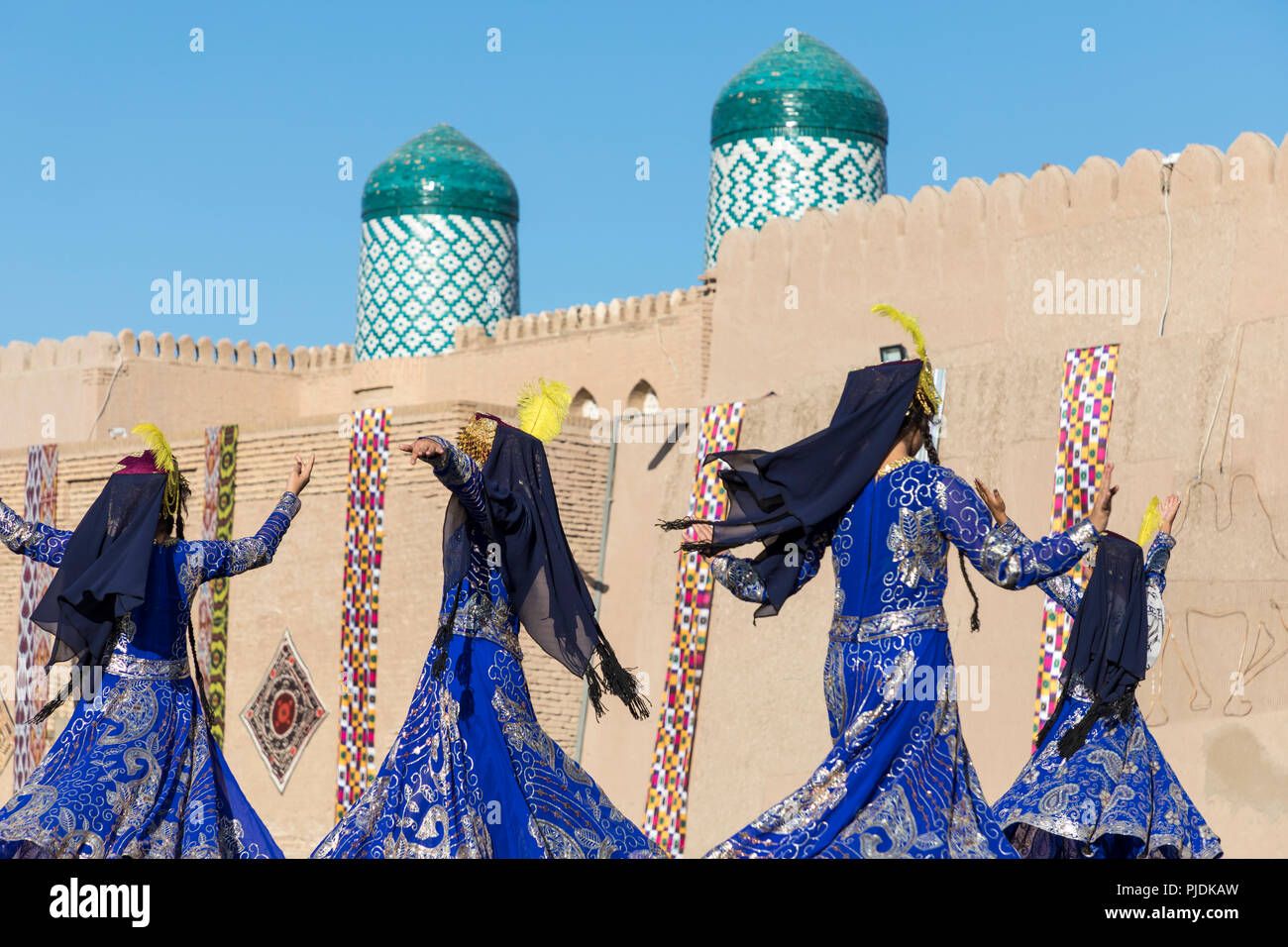 Woman women uzbek traditional costume hi-res stock photography and ...