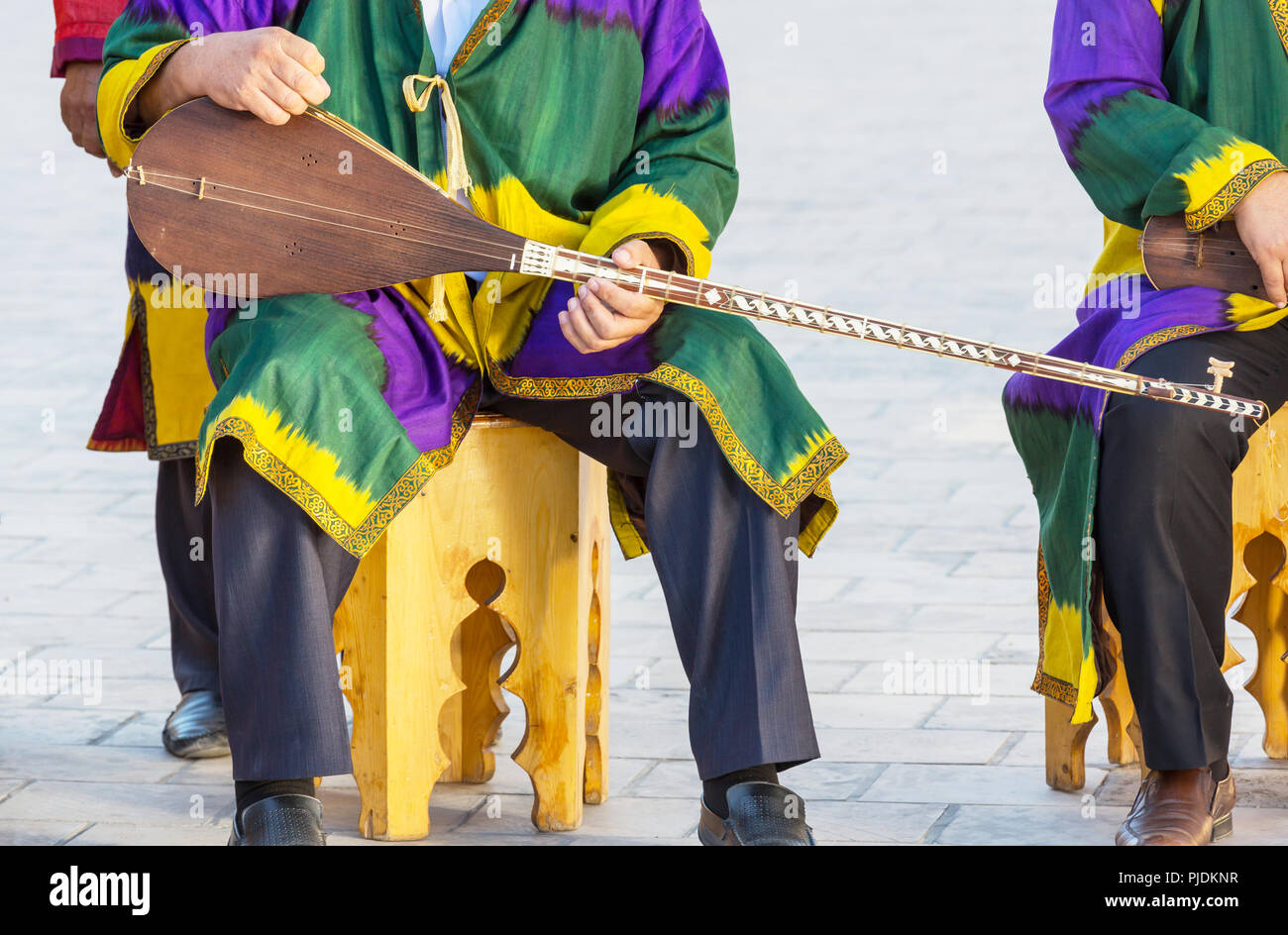 Folk Uzbek percussion musical instrument Doyra Stock Photo - Alamy