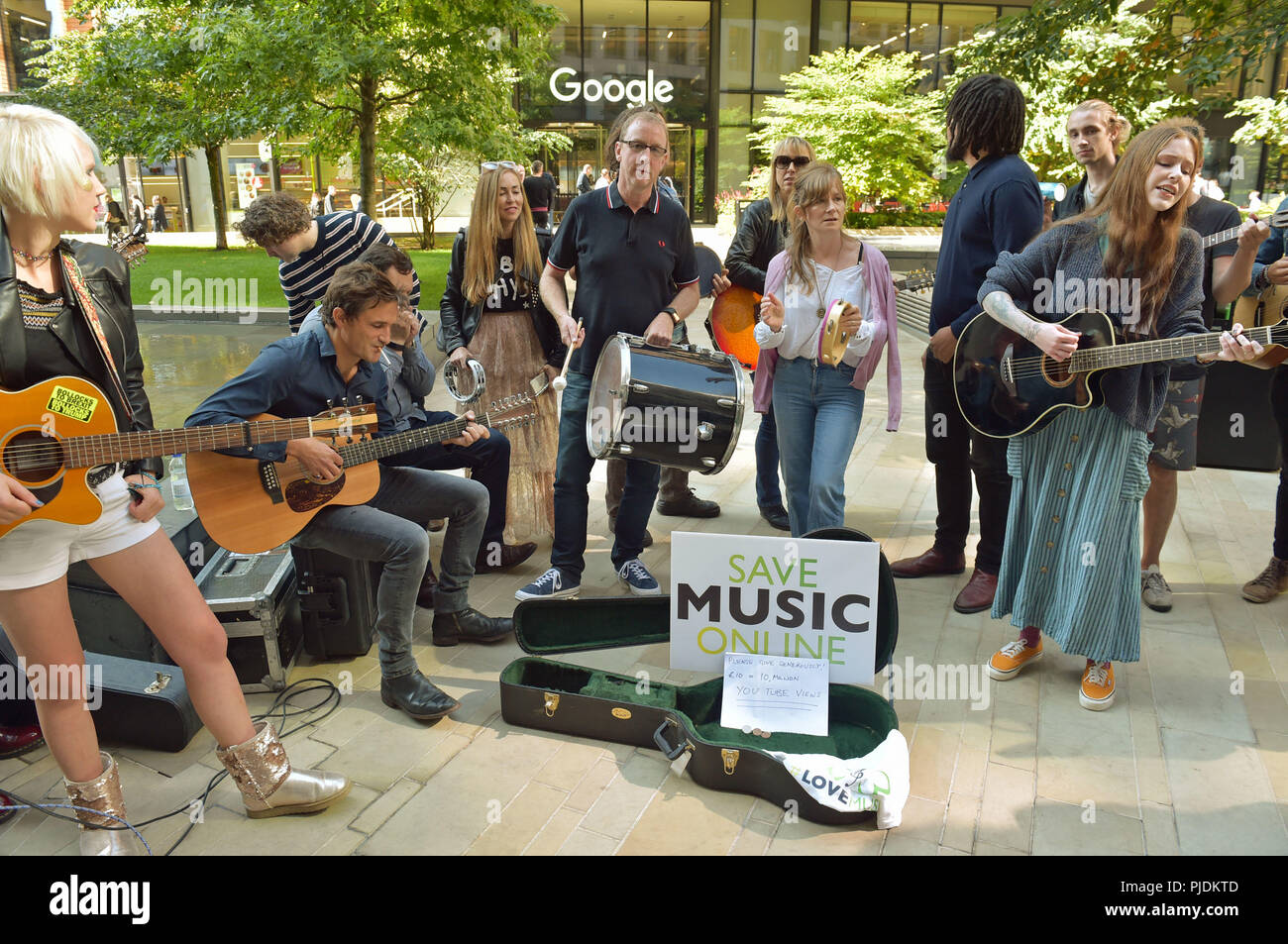 Singer-songwriter Crispin Hunt (second left), Blur drummer Dave ...