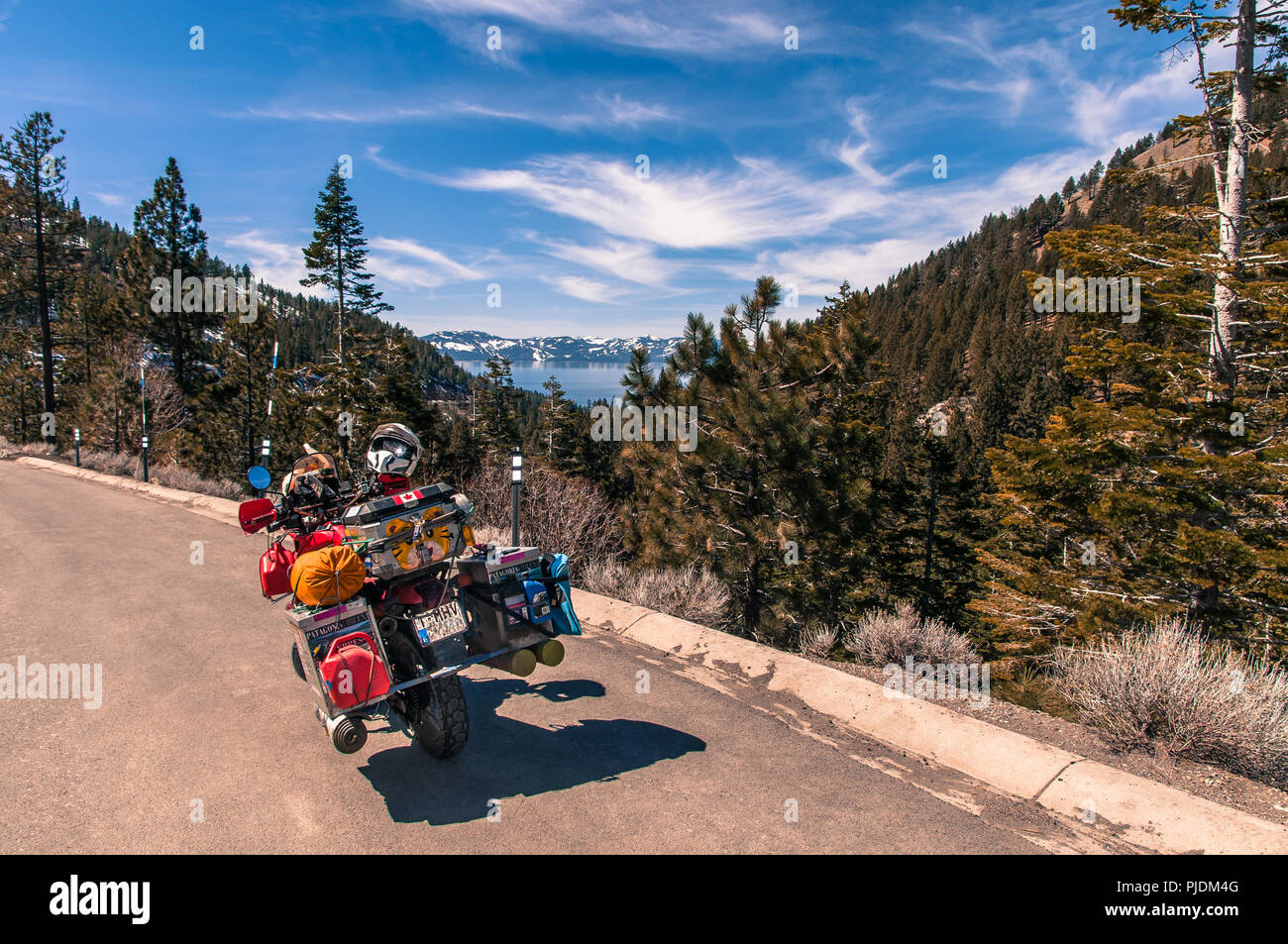 Roadside lake hi-res stock photography and images - Alamy