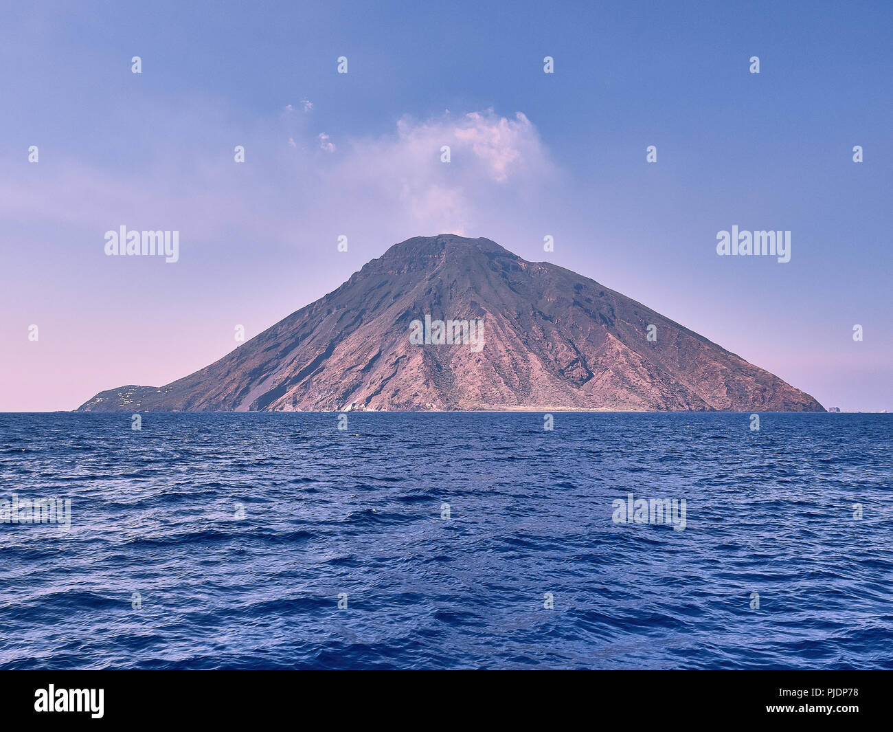 Deep sea camera hi-res stock photography and images - Alamy