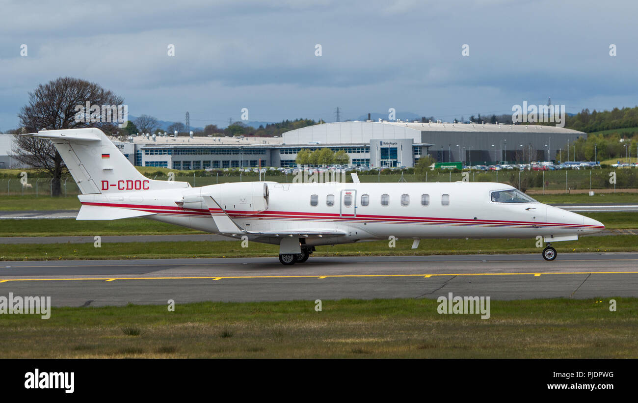 Lear jet hi-res stock photography and images - Alamy