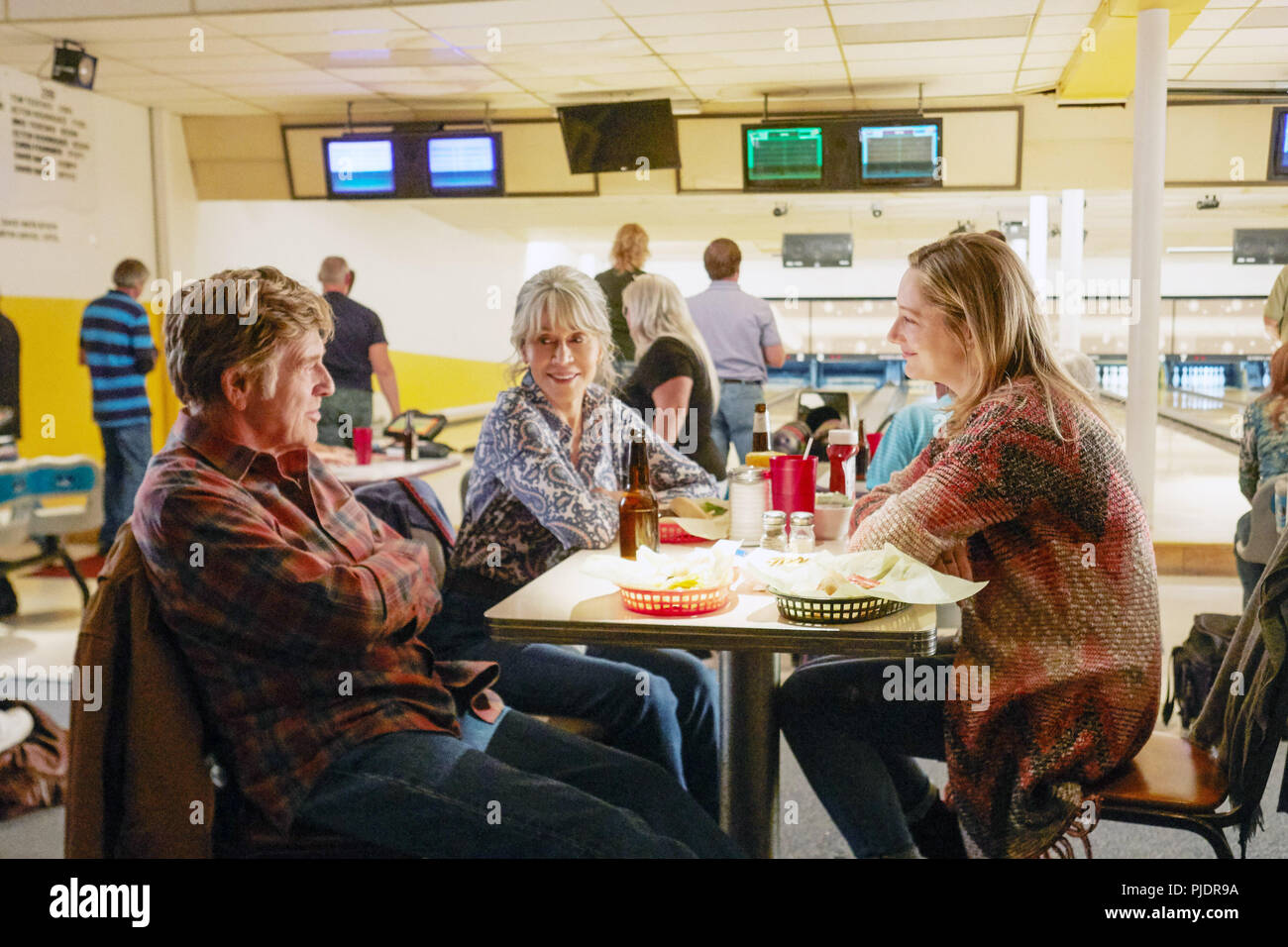 OUR SOULS AT NIGHT, from left: Robert Redford, Jane Fonda, Judy Greer ...