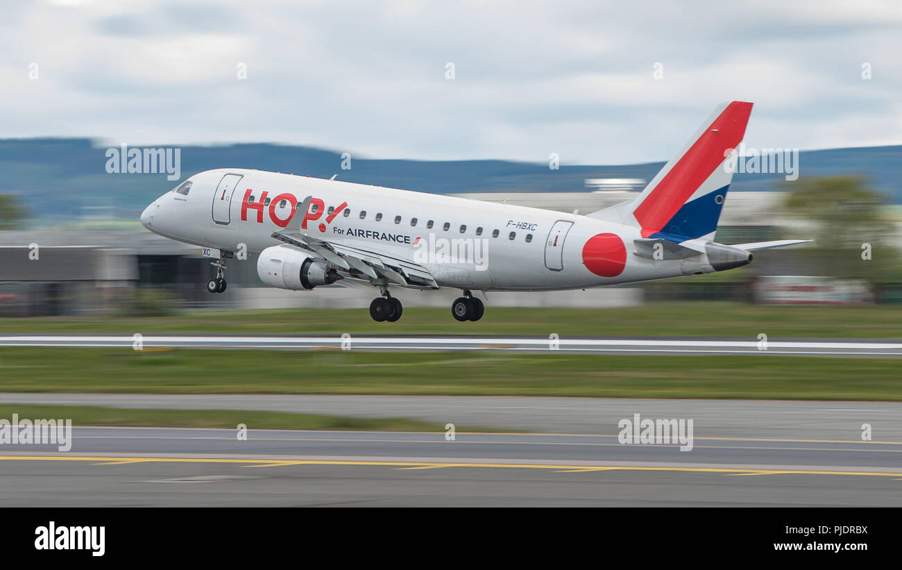 HOP! Airlines flight seen leaving Glasgow International Airport ...