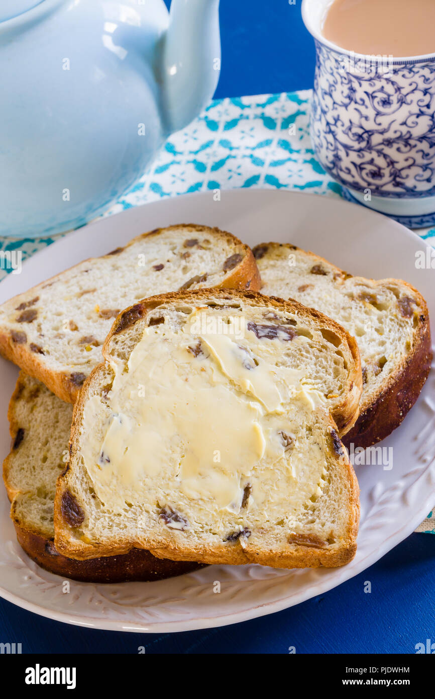Bara brith welsh bread loaf hi-res stock photography and images - Alamy