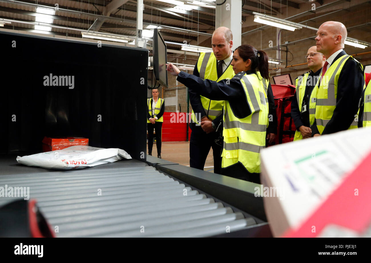 Incoming mail hi-res stock photography and images - Alamy