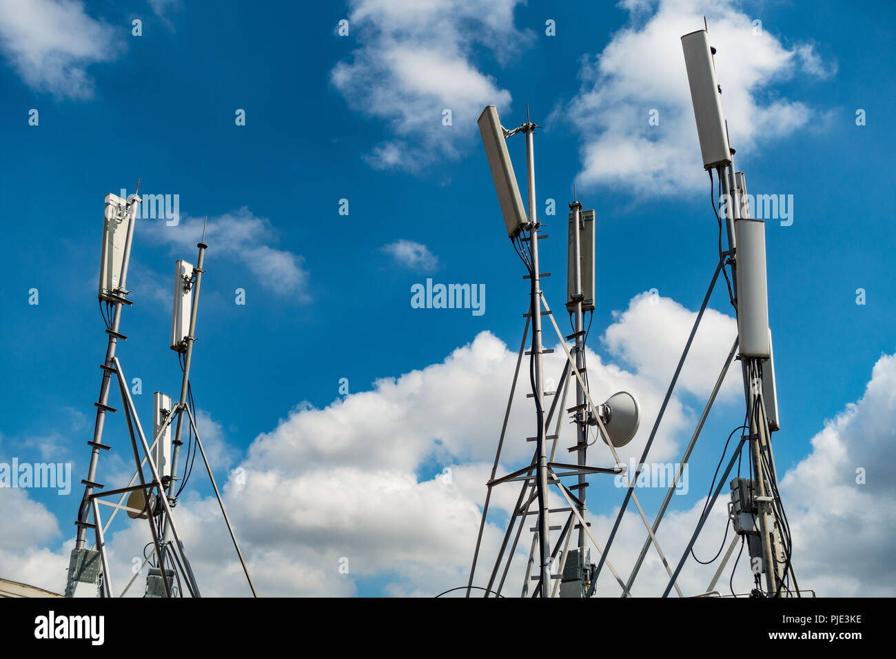 Cellular antennas rooftop hi-res stock photography and images - Alamy
