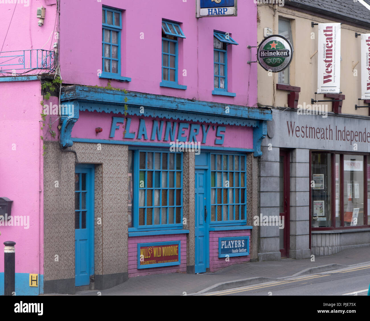 Colorful pub hi-res stock photography and images - Alamy