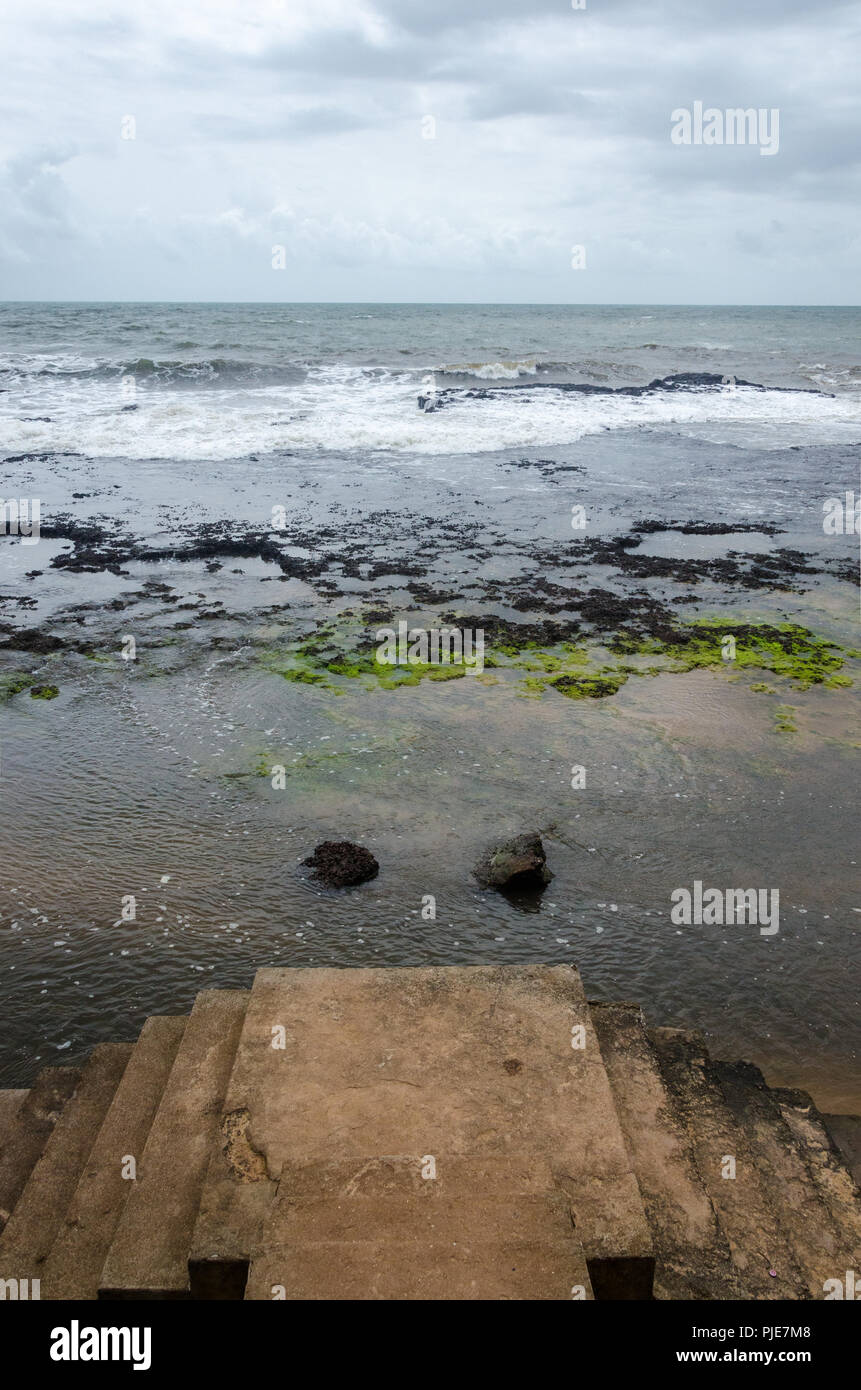 Rocky beaches india hi-res stock photography and images - Alamy