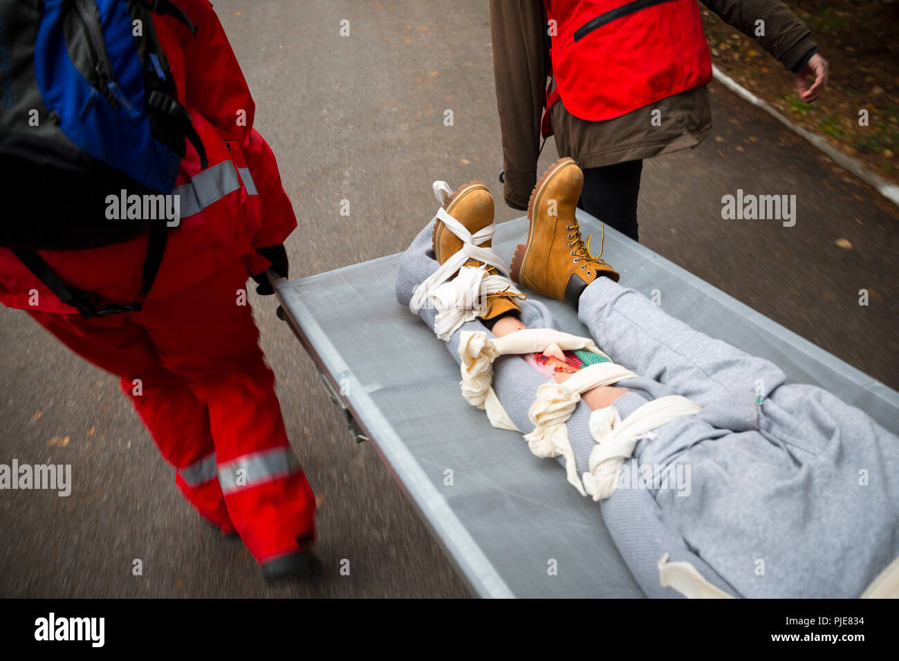 Broken leg accident rescue hi-res stock photography and images - Alamy