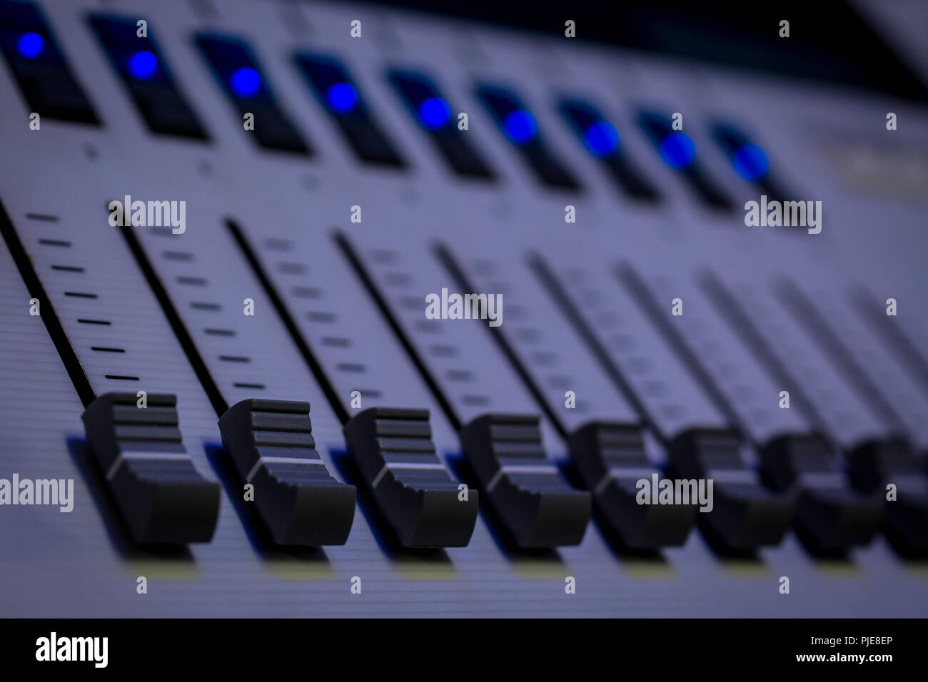 Black Faders on white Digital Professional Lighting Designers ...