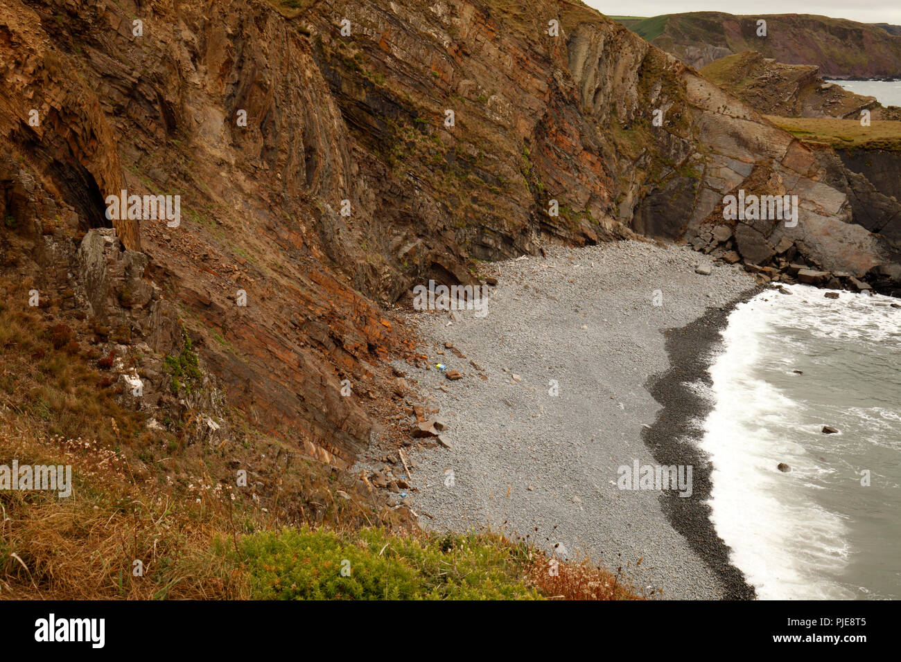 Cliffs and bay to the south of Hartland Quay Stock Photo - Alamy