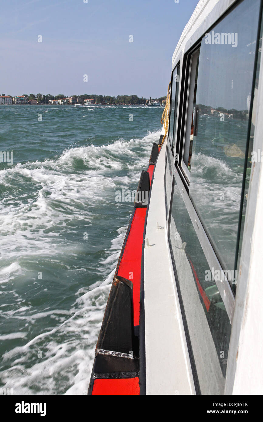 Side view of boat hi-res stock photography and images - Alamy