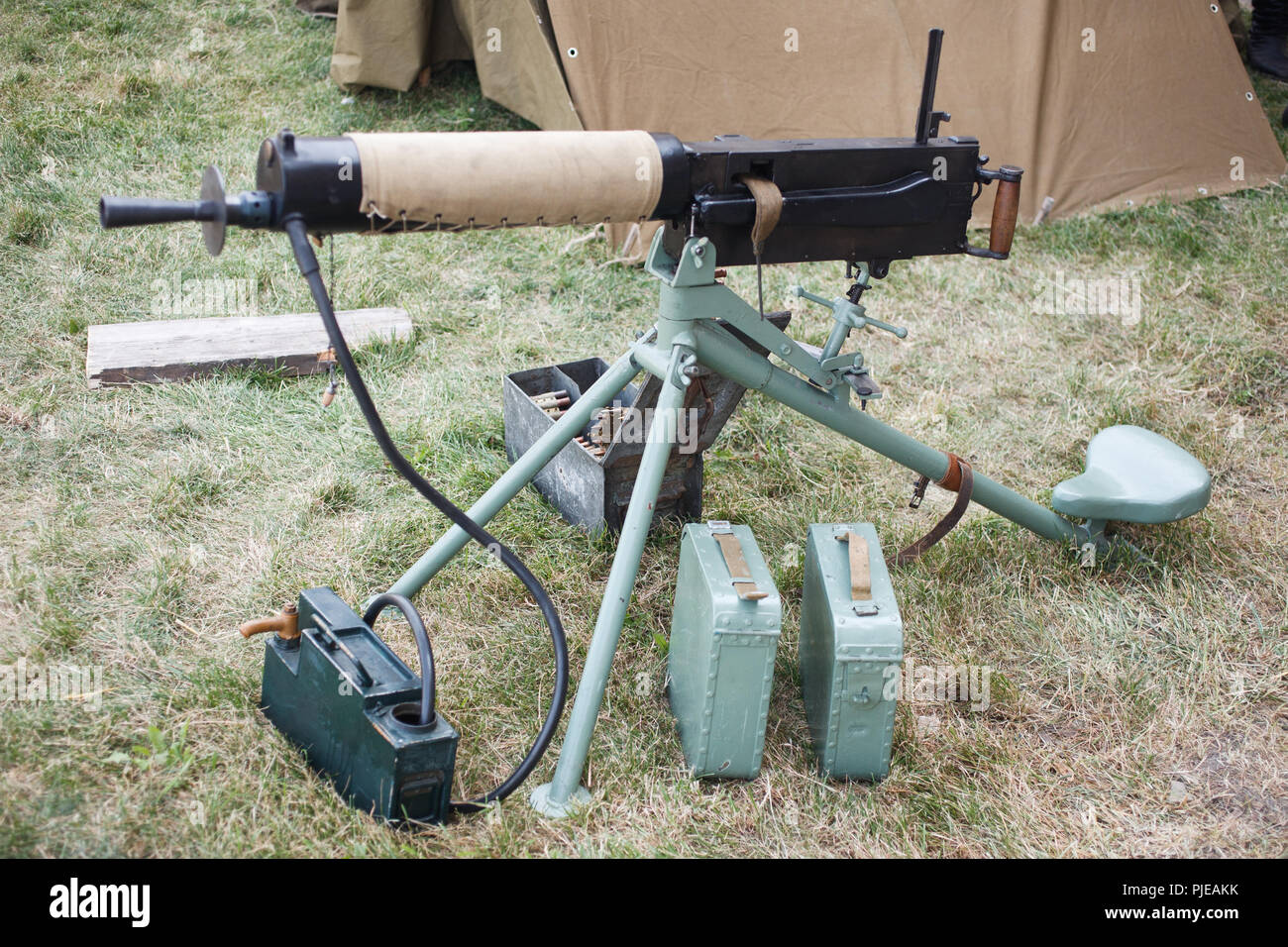 WWI german machine gun MG 08 with amunition belt Stock Photo - Alamy