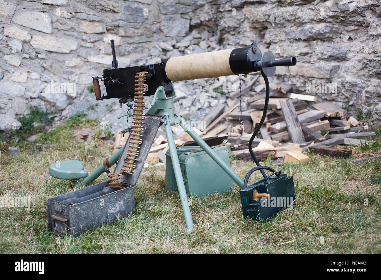 WWI german machine gun MG 08 with amunition belt Stock Photo - Alamy