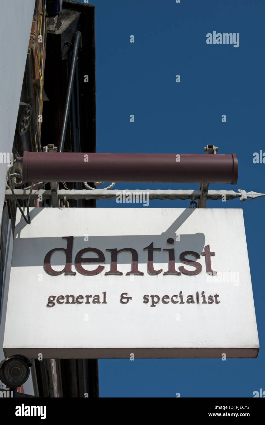 Dental surgery sign hi-res stock photography and images - Alamy