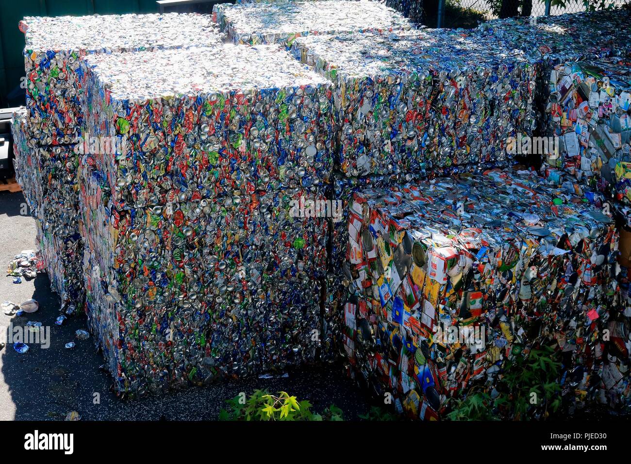 Baled aluminum and metal cans at recycling center Stock Photo - Alamy
