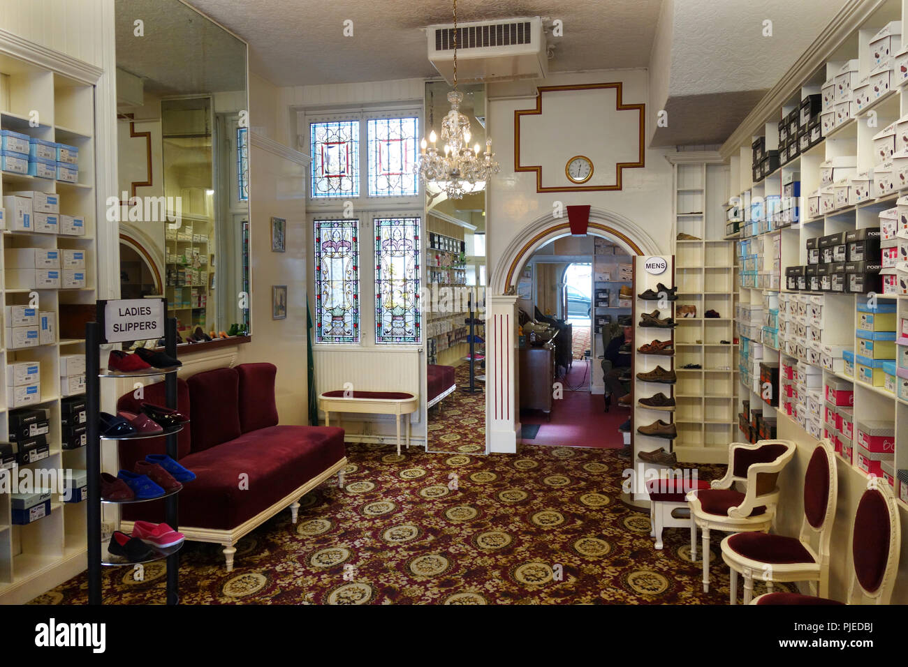 Vintage shoe shop High Resolution Stock Photography and Images - Alamy