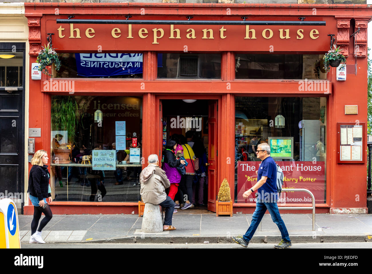 The Elephant House, tea & coffee house in Edinburgh where J.K. Rowling ...