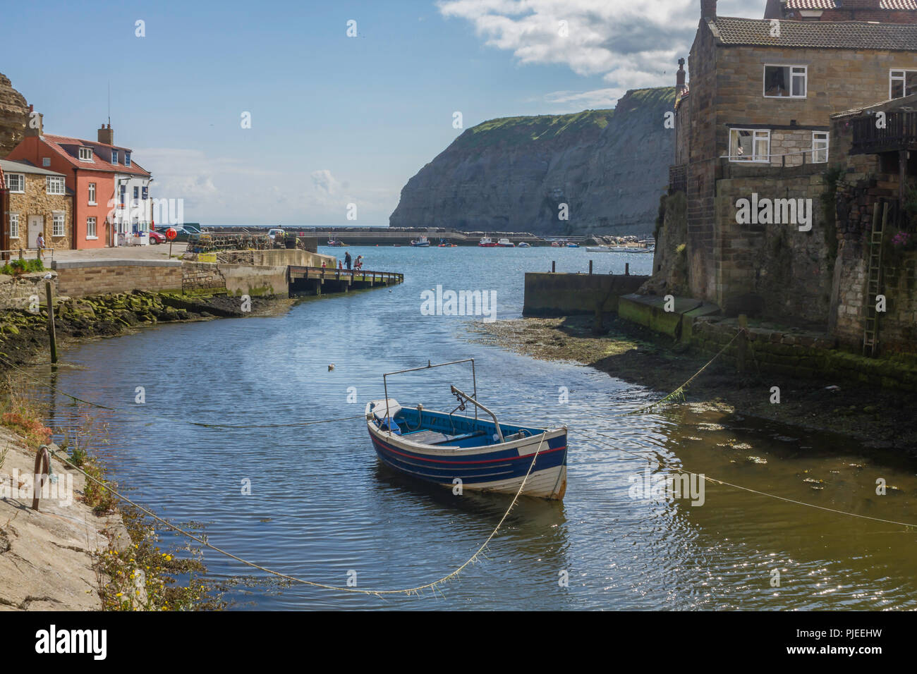 staithes harbour on the north sea north yorkshire Stock Photo - Alamy