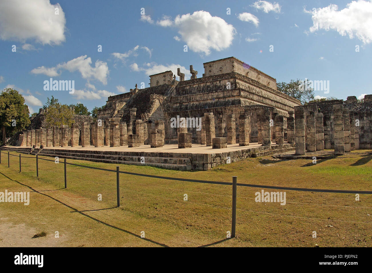 Temple chichen itza hi-res stock photography and images - Alamy