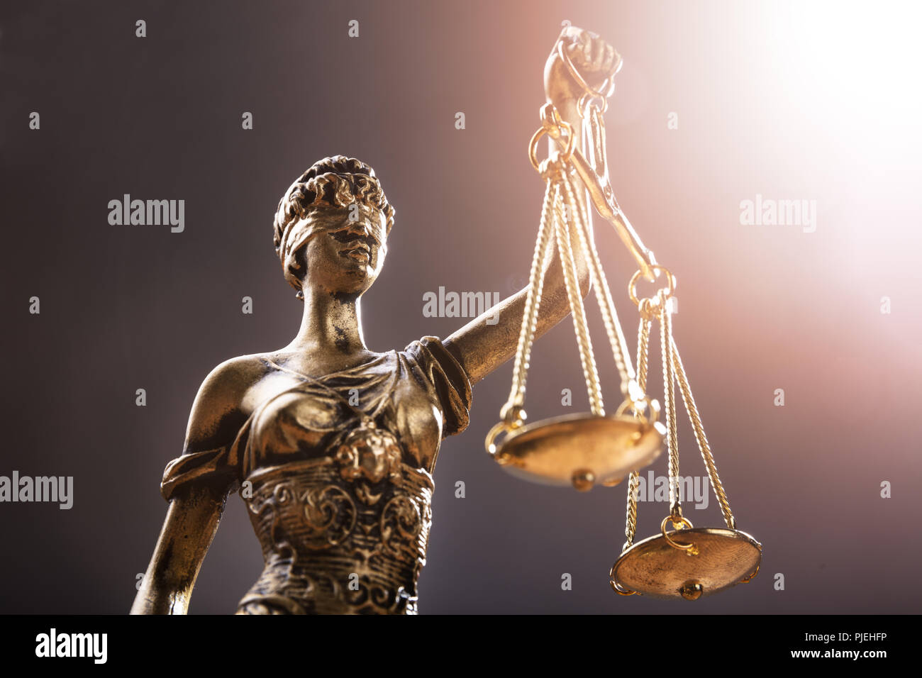 Gold bronze lady justice statue hi-res stock photography and images - Alamy