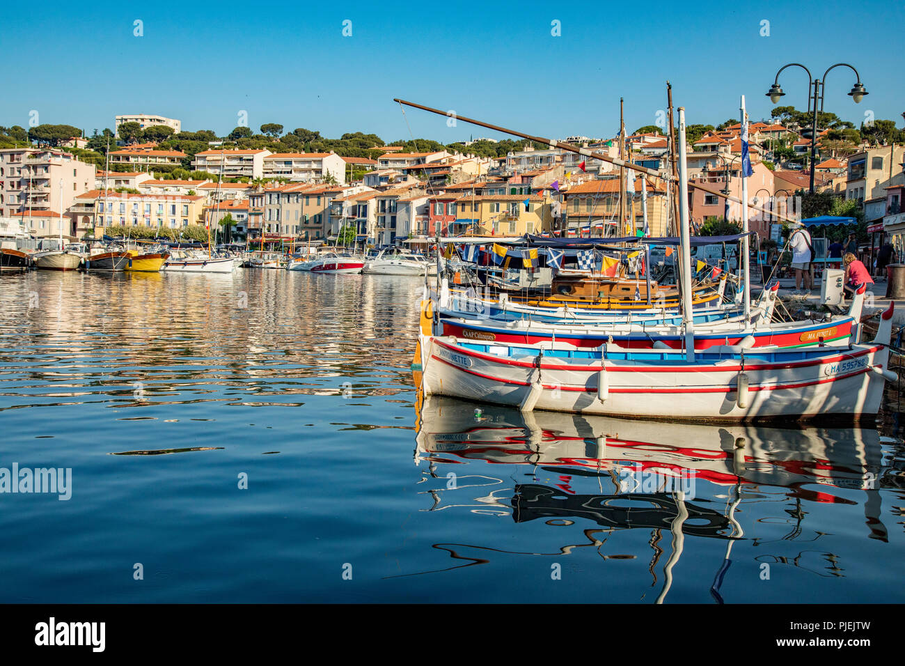 Cassis a Mediterranean fishing port in Southern France Stock Photo - Alamy