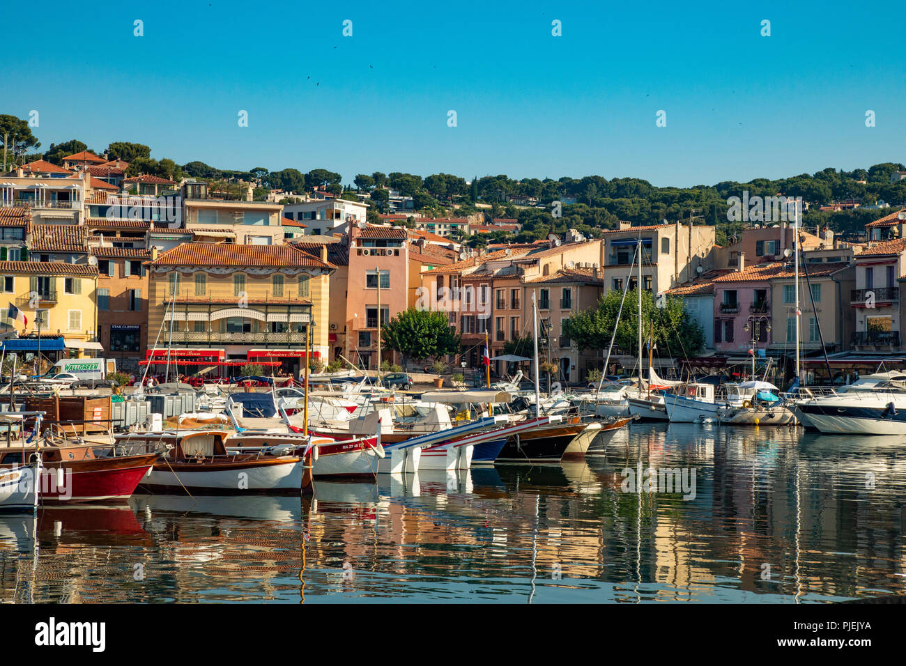 Cassis a Mediterranean fishing port in Southern France Stock Photo - Alamy