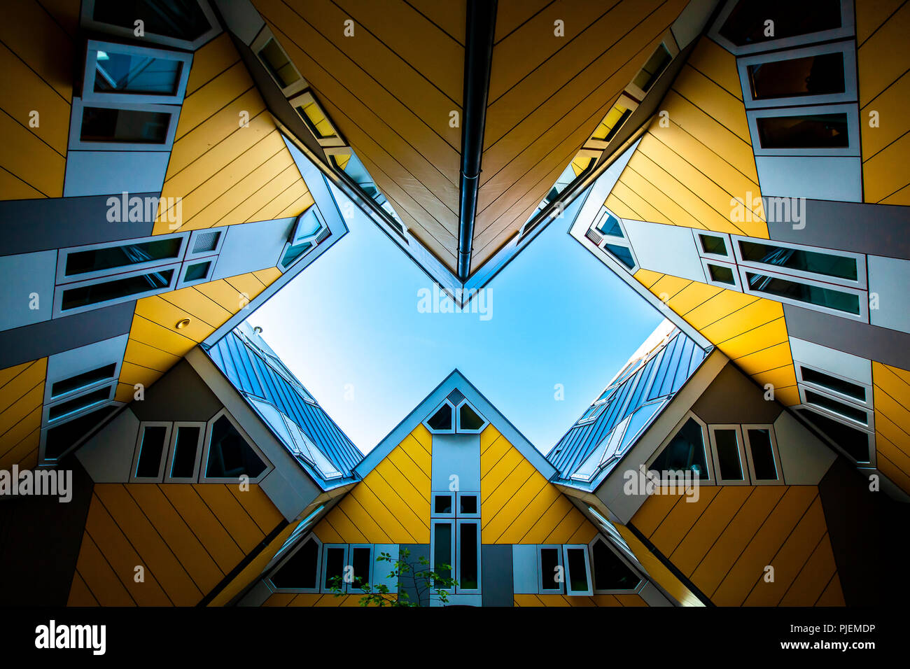 Cube house hi-res stock photography and images - Alamy