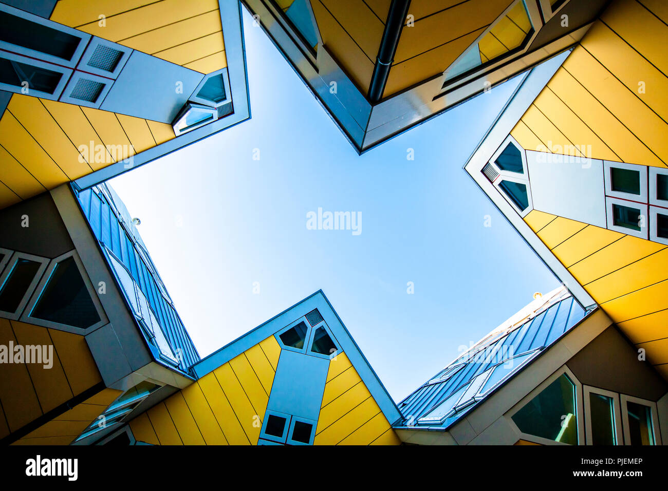 Cube house hi-res stock photography and images - Alamy