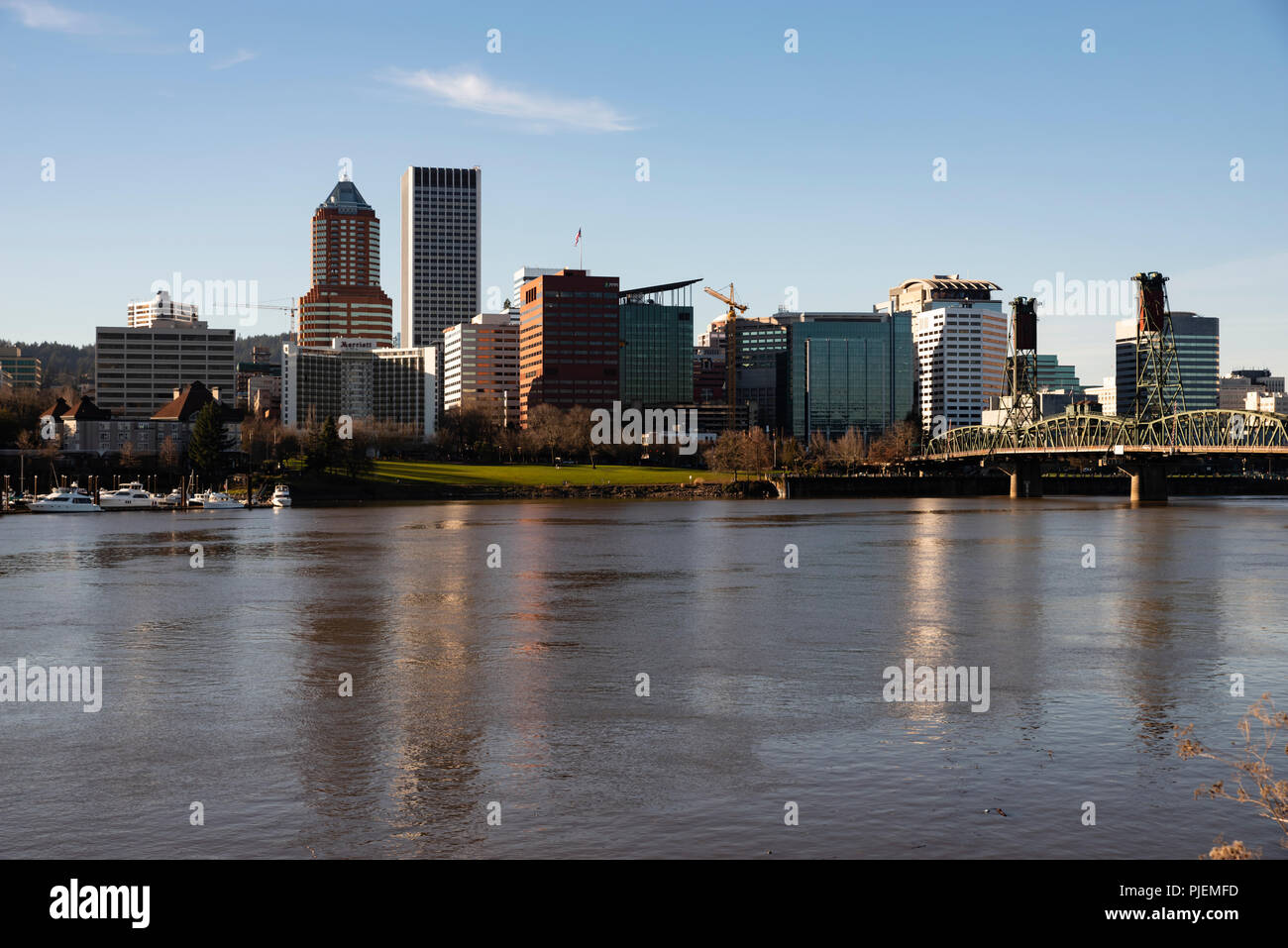 Willamette river hi-res stock photography and images - Alamy