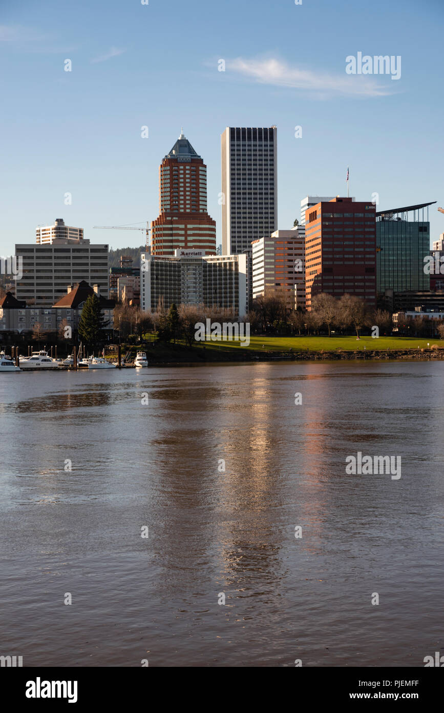 Tom mccall waterfront park hi-res stock photography and images - Alamy
