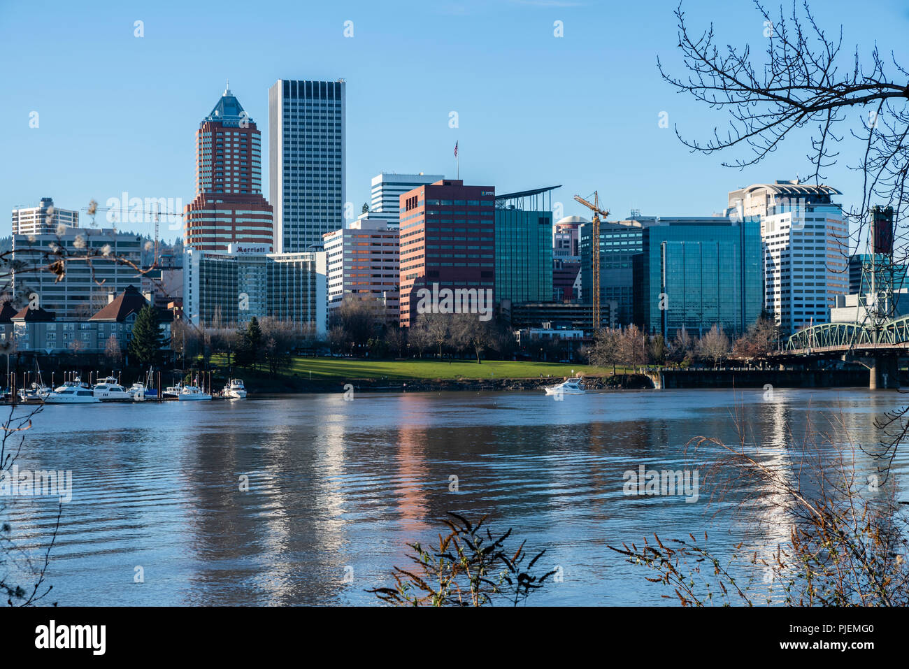 Portland cityscape with Tom McCall Waterfront Park on the Willamette ...