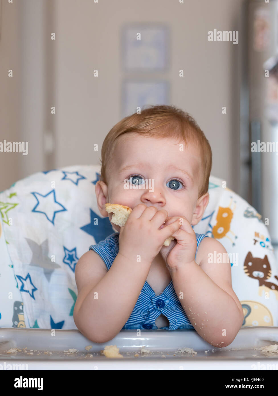 Boy with bread hi-res stock photography and images - Alamy