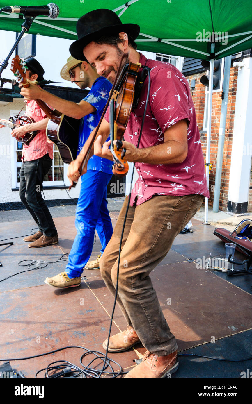 Bluegrass fiddle player hi-res stock photography and images - Alamy