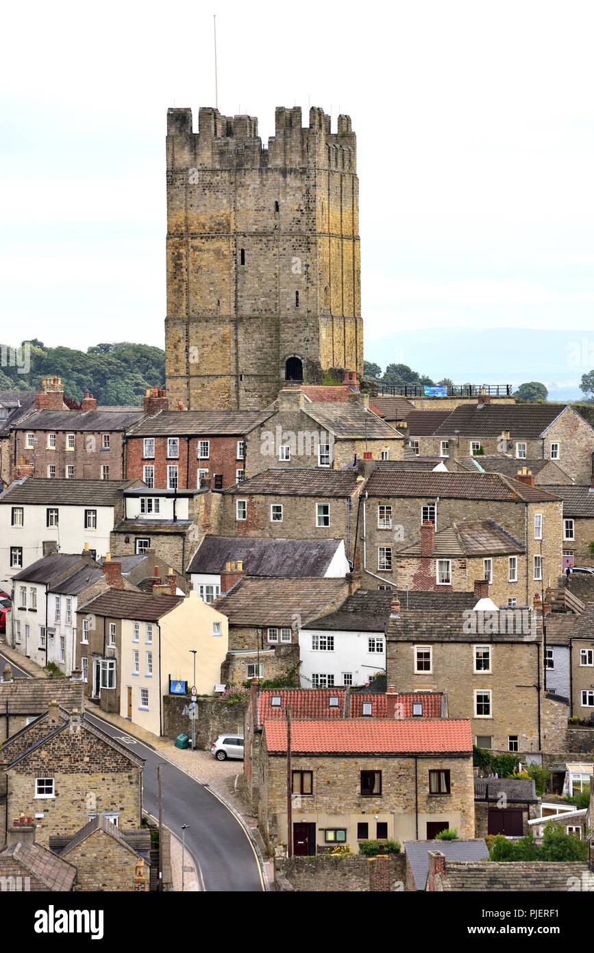 Culloden tower richmond yorkshire hi-res stock photography and images ...