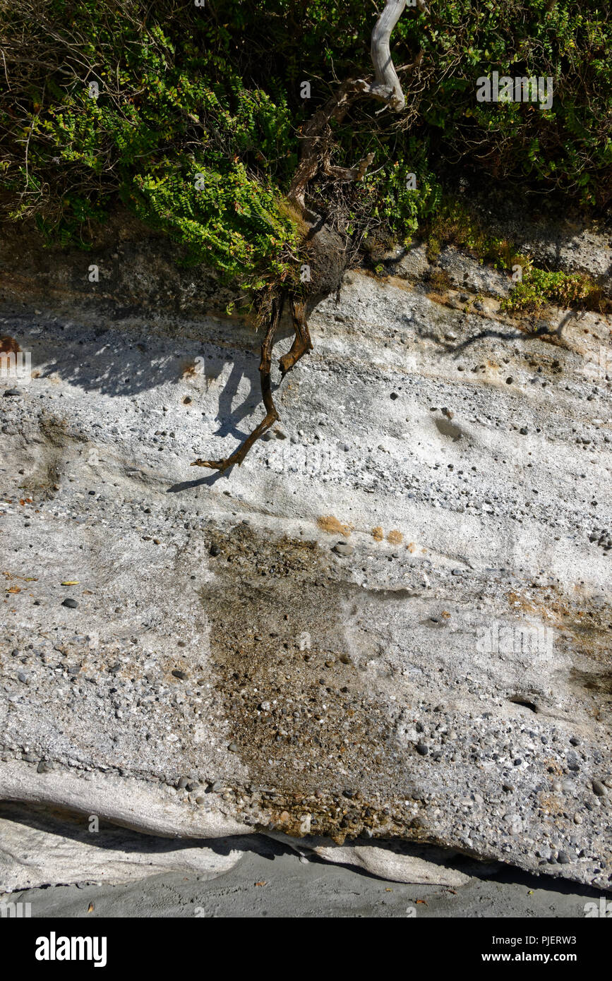 Water dripping rock hi-res stock photography and images - Alamy
