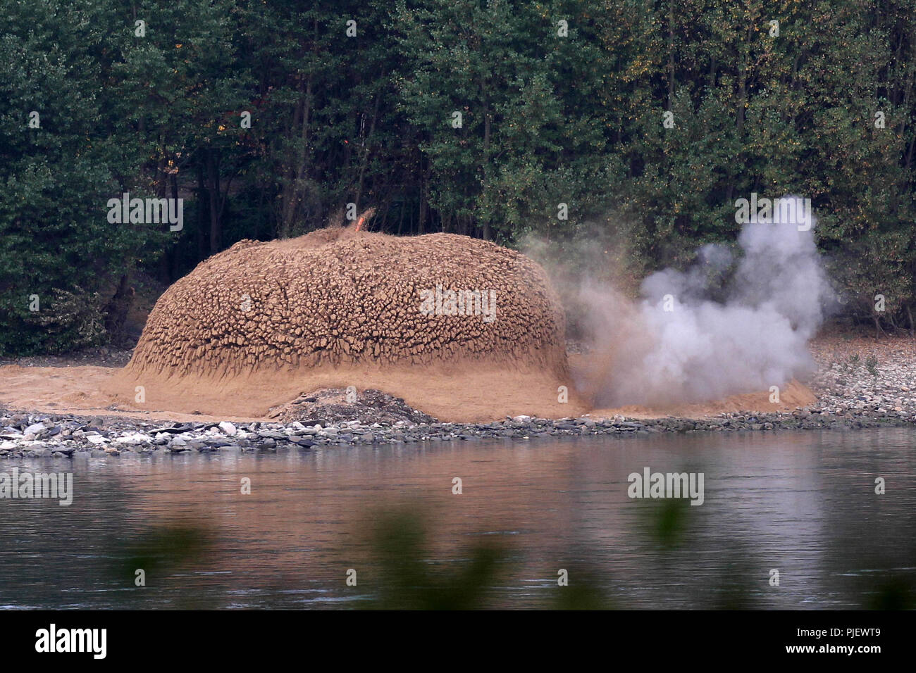 1000 Pound Bomb High Resolution Stock Photography and Images - Alamy